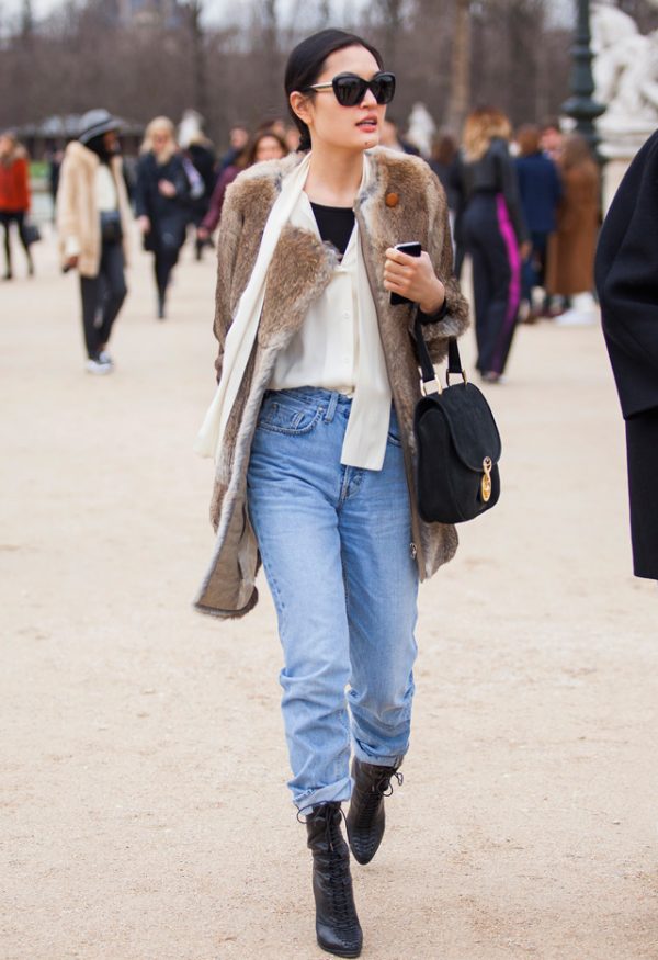 How to Style Mom Jeans: Trendy & Timeless Outfit Ideas for Every ...
