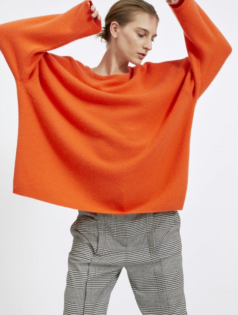 How to Style Oversized Sweater | Style Tips for Women | Lugako